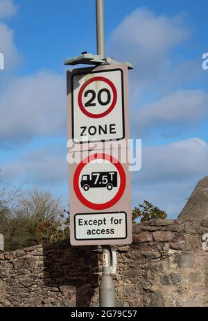 20 MPH zone sign Stock Photo - Alamy
