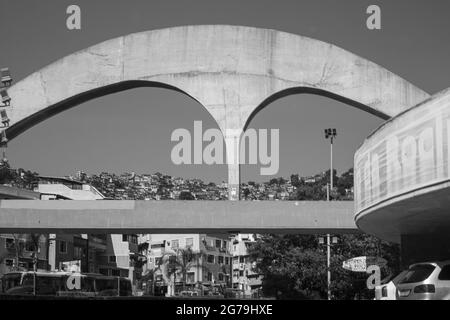 The reinforced concrete pedestrian bridge to the Rocinha favela in the ...