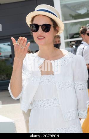 Cannes, Frankreich. 12th July, 2021. Tim Roth attends the photocall of ...