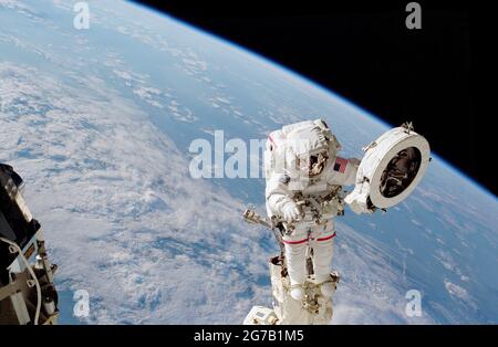 Power and Data Grapple Fixture on JEM Exposed Facility (ISS050-E-014657 ...