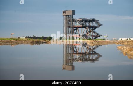 Expo 2000, Hanover. Dutch Pavilion. Architect: MVRDV Stock Photo - Alamy