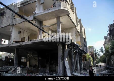 May 6, 2021, Al-Maghazi, The Gaza Strip, Palestine: Palestinian girls ...