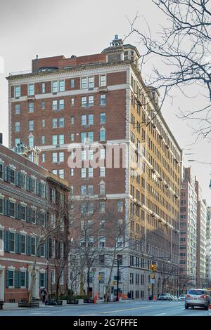 1 Sutton Place South is a luxury apartment building designed by Rosario ...