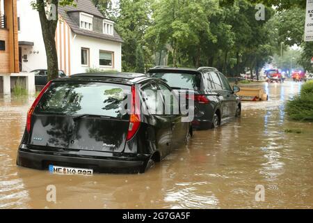 Erkrath, Germany. 14th July, 2021. View into the flooded Morper Allee ...