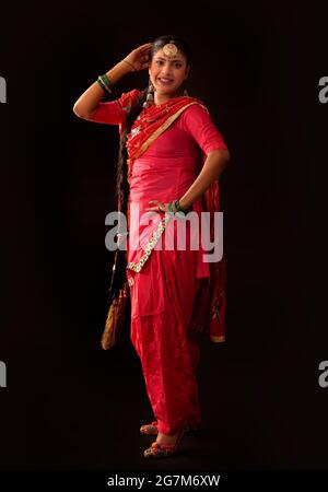 Folk Dance, Giddha, Punjab Stock Photo - Alamy