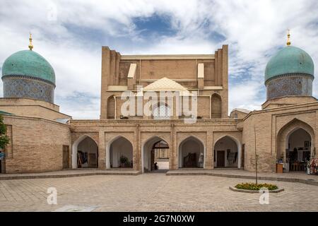 Abu Bakr Kaffal Shashi mausoleum, Tashkent, Uzbekistan, Central Asia ...