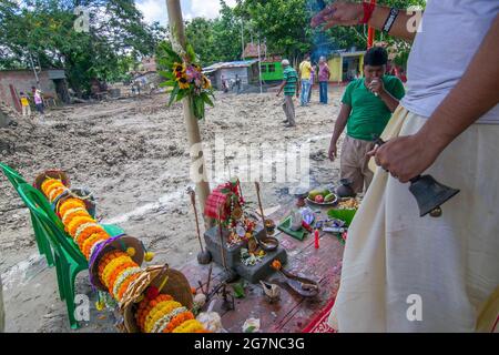 HOWRAH, WEST BANGAL,INDIA - JULY 7TH, 2017 : khutipuja, the starting ...