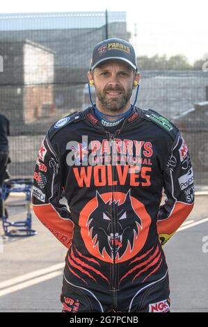 MANCHESTER, UK. JULY 15TH Rory Schlein (White) leads Charles Wright ...