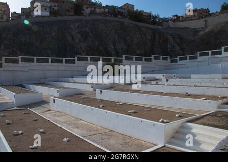 Jannat al-Mualla is Muslim graveyard in Mecca, Saudi Arabia. Jannatul ...