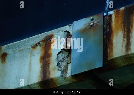 Corrosion damage on a concrete bridge Stock Photo - Alamy