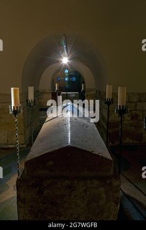Tomb of Saint William, Crypt, York Minster, Minster Yard, York, North ...