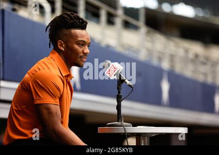 Texas Longhorns running back Bijan Robinson speaks during Big 12 ...