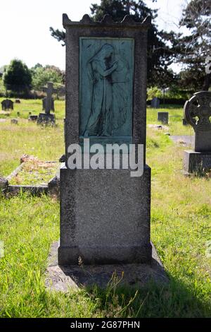 Richmond and East Sheen graveyard and cemetery with sign, tombstones ...