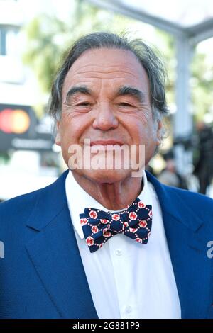 Oliver Stone attending the OSS 117: Alerte Rouge En Afrique Noire ...