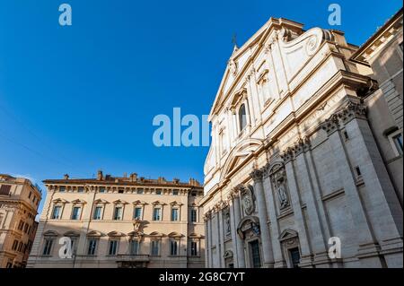 Front facade of the Church of Jesus Chiesa del Gesu piazza del Gesu ...
