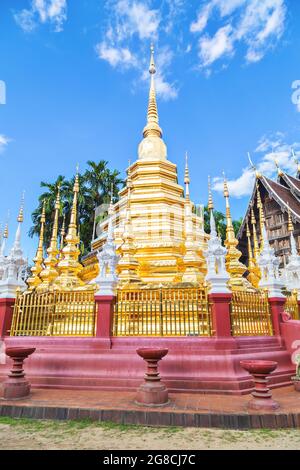 The golden pagoda of Wat Pan Tao in Chiang Mai city, Thailand Stock ...
