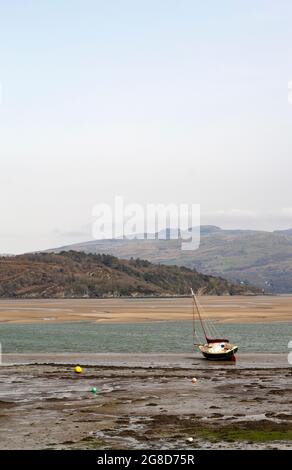 A vertical shot of the seaside of Snowdonia, Porthmadog, the UK, with ...