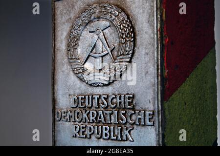 National coat of arms of the GDR Stock Photo - Alamy