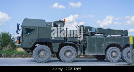 MAN SX45 32.430 RHD 8x8 Recovery Truck preprares to crane a Bulldog ...