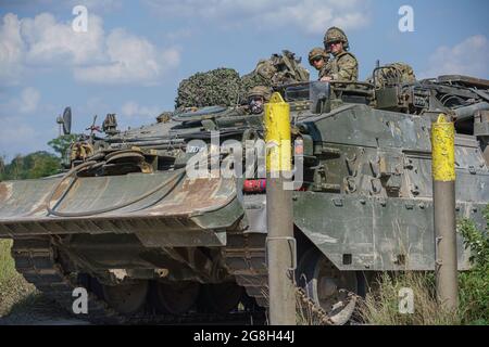 British army Challenger Armoured Repair and Recovery Vehicle (CRARRV ...