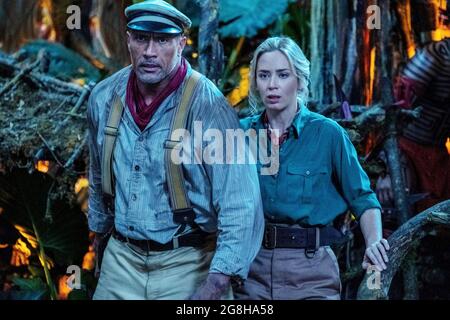 JUNGLE CRUISE, from left: Dwayne Johnson, Emily Blunt, 2021. © Walt ...