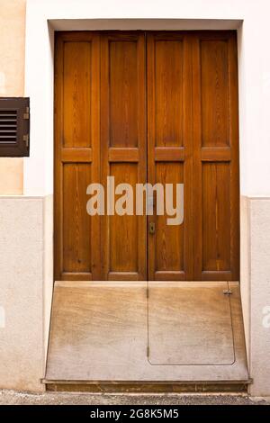 copy space, wooden shield, copyspace, wooden shields Stock Photo - Alamy