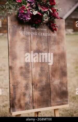 Handmade wooden board with welcome sign on it Stock Photo - Alamy