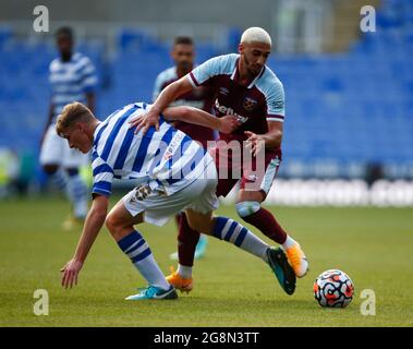 West Ham United's Sa??d Benrahma (left) and Brentford's Saman Ghoddos ...