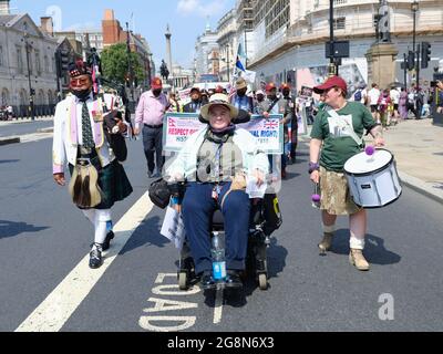 Gurkha veterans gather to protest in Westminsters for pension parity ...