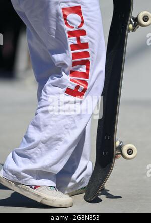 July 22, 2021, Ariake, Tokyo, Japan: Swimmer and flag bearer Cate ...