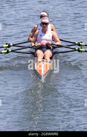 Lisa Scheenaard and Roos de Jong, of the Netherlands, hold the bronze ...