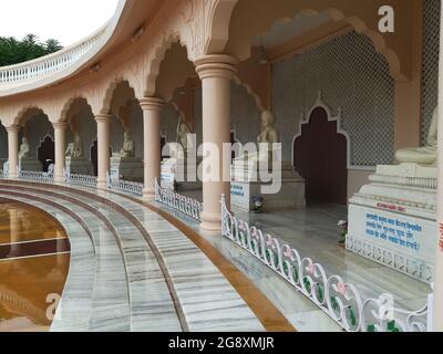 SHEGAON, INDIA - Oct 10, 2017: The colorful statues at Anandsagar Park ...