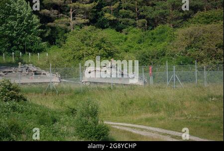 british army FV512 warrior MRV preparing to tow a stricken warrior ...