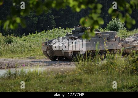 british army FV512 warrior MRV preparing to tow a stricken warrior ...