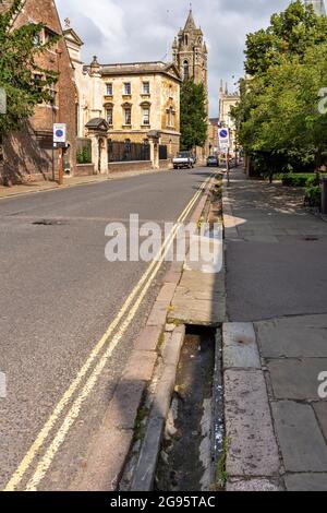 CAMBRIDGE ENGLAND TRUMPINGTON STREET HOBSON'S OPEN WATER RUNNEL OUTSIDE ...