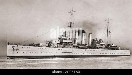 HMS Kent, British heavy cruiser Stock Photo - Alamy