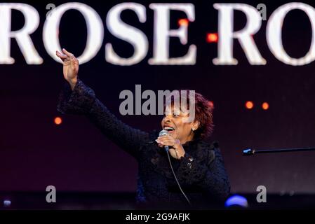 Gwen Dickey, as Rose Norwalt, singing with Rose Royce live at Soultasia ...