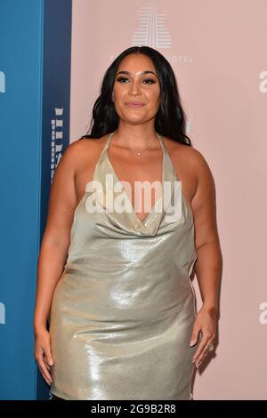 Amanda Kay attends Sports Illustrated Swimsuit 2021 Issue Concert at ...