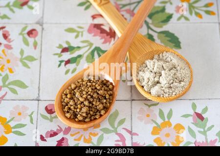 Close-up of semolina and millet flour Stock Photo - Alamy