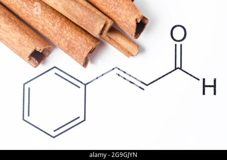 Aromatic cinnamon and Cinnamaldehyde, chemical structure and formula ...