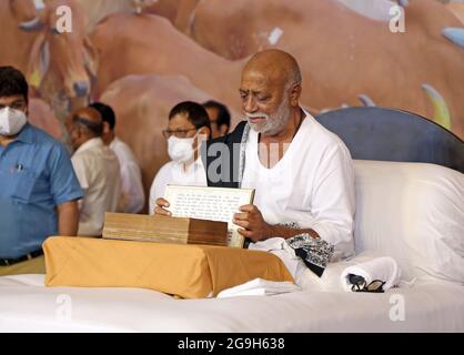 Indian Hindu Sant Morari Bapu narrates mythological story of Lord Rama ...