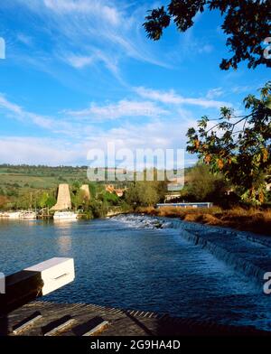 saltford lock river avon near bath somerset uk Stock Photo - Alamy