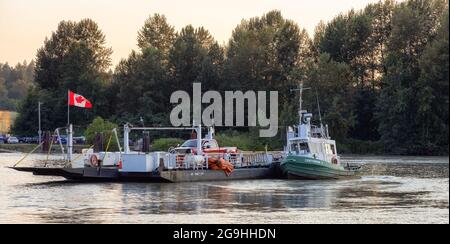Barnston Island Ferry going across Fraser River Stock Photo - Alamy