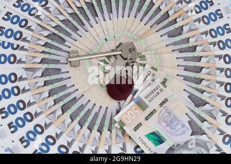 Ukrainian money with keys from apartment. 500 hryvnia banknotes Stock ...