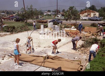 Texas Accidents & Disasters: ©1997 aftermath of the Jarrell Texas ...