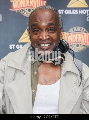 Ray Shell attends a gala performance of Wonderville at the Palace ...