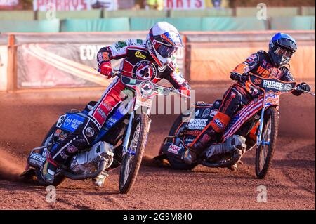 WOLVERHAMPTON, UK. JULY 26TH Steve Worrall (White) leads Luke Becker ...