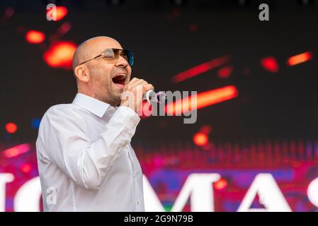 Kenny Thomas singing live at the Soultasia music festival at Maldon ...