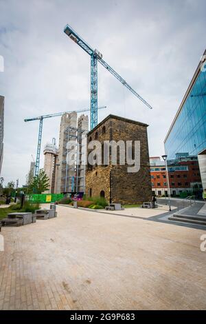 Wellington place , old railway station and new office building in Leeds ...