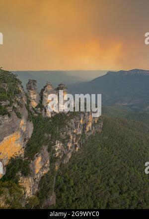 Katoomba NSW Bush fire disaster Christmas 2019 Stock Photo - Alamy